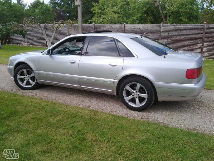 Grey Audi A8 2002 in Akmene, with an engine capacity of 2.50 L and mileage of 290 thousand km for 4550 €, photo 8 on AUTOMOTO.COM.LV