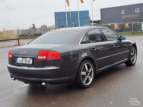 Grey Audi A8 2003 in Panevezys, with an engine capacity of 3.90 L and mileage of 300 thousand km for 2700 €, photo 4 on AUTOMOTO.COM.LV