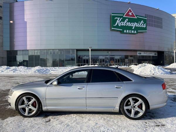 Grey Audi A8 2003 in Panevezys, with an engine capacity of 4.20 L and mileage of 390 thousand km for 3800 €, photo 3 on AUTOMOTO.COM.LV