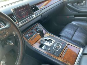 Pelēks Audi A8 2003 Panevēža, ar dzinēja tilpumu 4.20 L un nobraukumu 390 tūkst. km par 3800 €, foto 15 vietnē AUTOMOTO.COM.LV