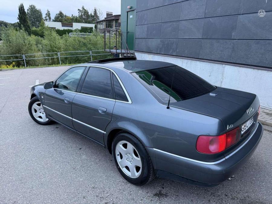 Pelēks Audi A8 2003 Viļņa, ar dzinēja tilpumu 2.50 L un nobraukumu 300 tūkst. km par 1650 €, foto 8 vietnē AUTOMOTO.COM.LV