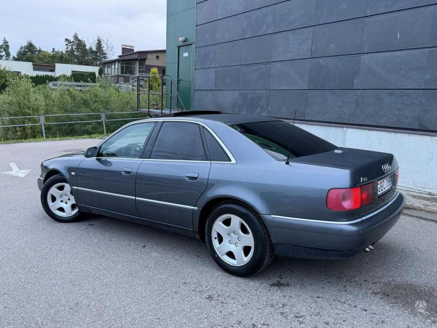 Pelēks Audi A8 2003 Viļņa, ar dzinēja tilpumu 2.50 L un nobraukumu 300 tūkst. km par 1650 €, foto 9 vietnē AUTOMOTO.COM.LV