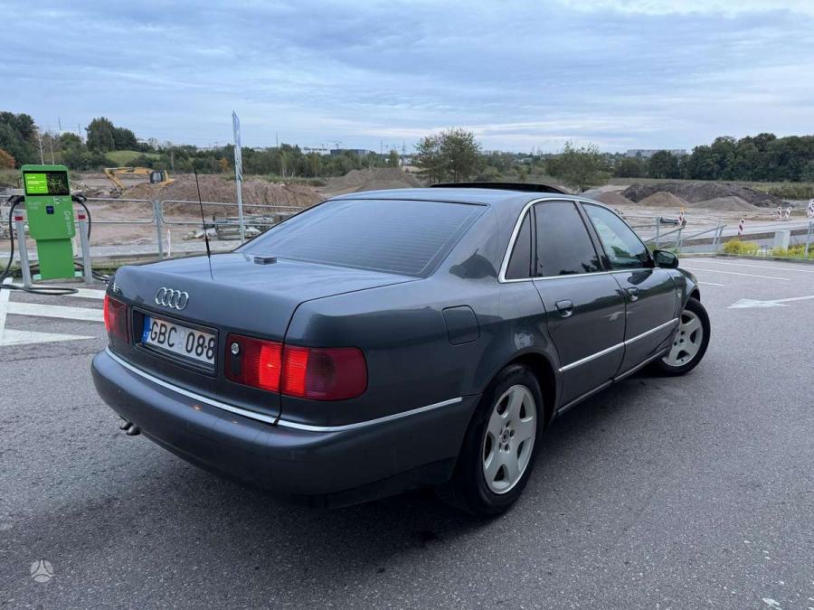 Pelēks Audi A8 2003 Viļņa, ar dzinēja tilpumu 2.50 L un nobraukumu 300 tūkst. km par 1650 €, foto 11 vietnē AUTOMOTO.COM.LV