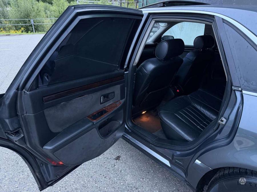 Pelēks Audi A8 2003 Viļņa, ar dzinēja tilpumu 2.50 L un nobraukumu 300 tūkst. km par 1650 €, foto 18 vietnē AUTOMOTO.COM.LV