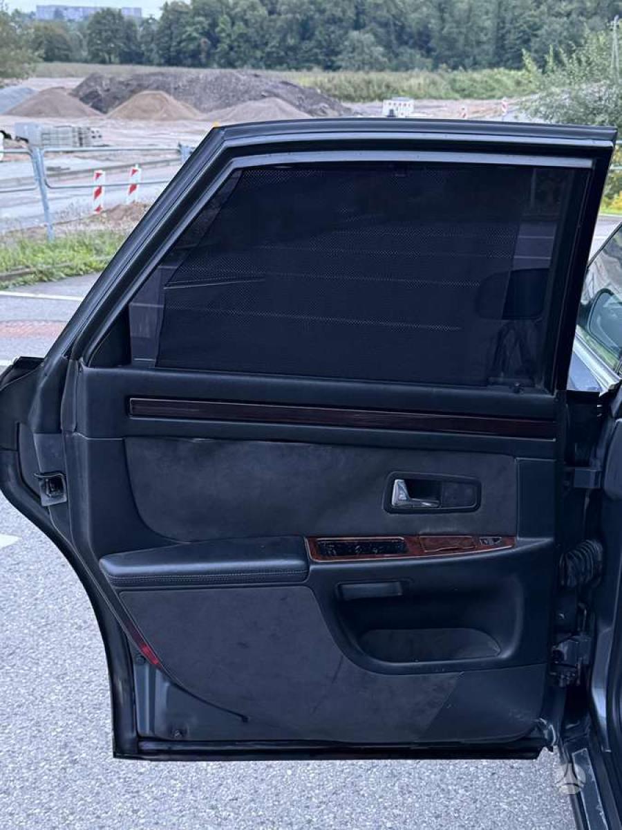 Pelēks Audi A8 2003 Viļņa, ar dzinēja tilpumu 2.50 L un nobraukumu 300 tūkst. km par 1650 €, foto 19 vietnē AUTOMOTO.COM.LV