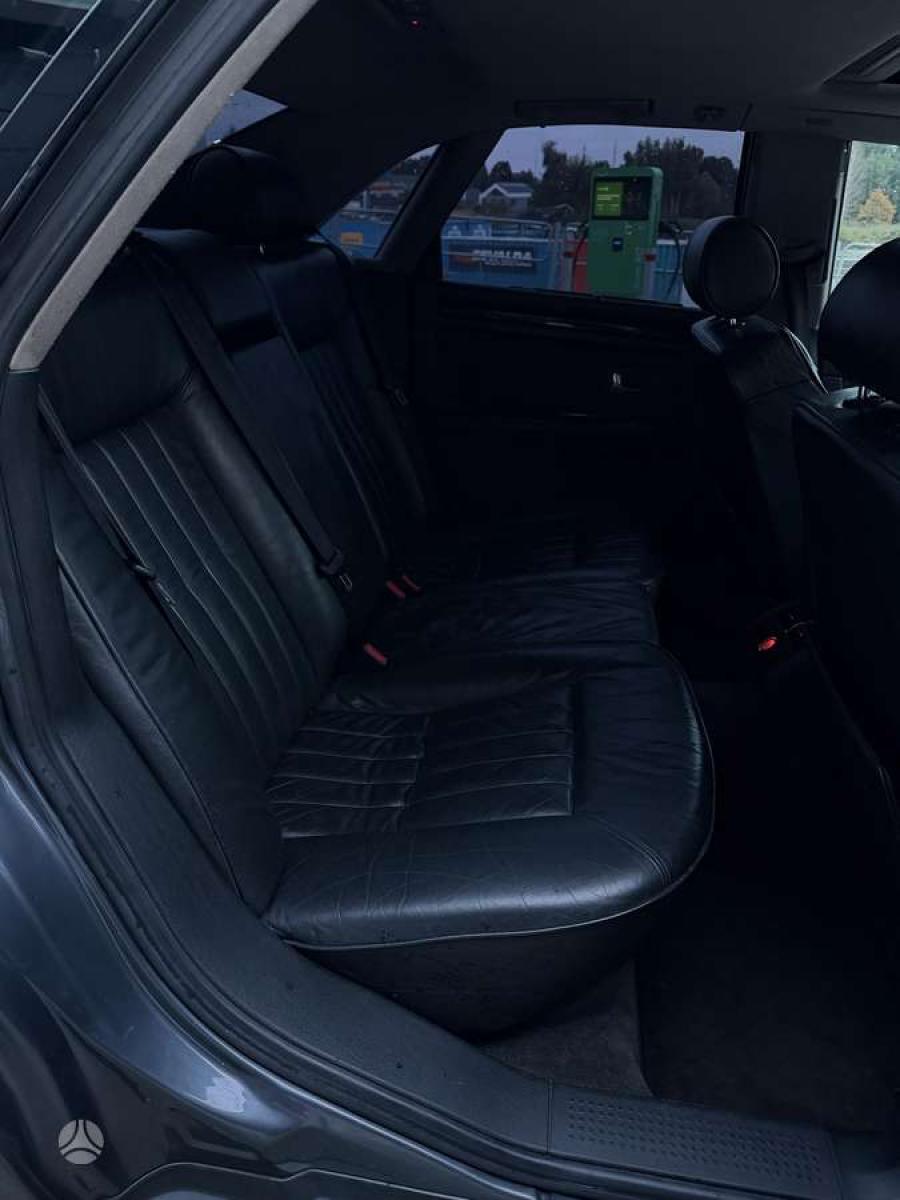 Pelēks Audi A8 2003 Viļņa, ar dzinēja tilpumu 2.50 L un nobraukumu 300 tūkst. km par 1650 €, foto 22 vietnē AUTOMOTO.COM.LV