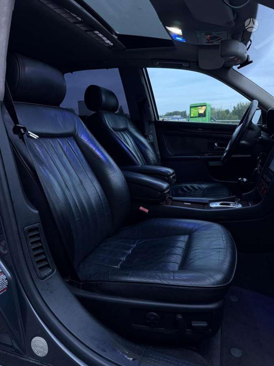 Pelēks Audi A8 2003 Viļņa, ar dzinēja tilpumu 2.50 L un nobraukumu 300 tūkst. km par 1650 €, foto 24 vietnē AUTOMOTO.COM.LV