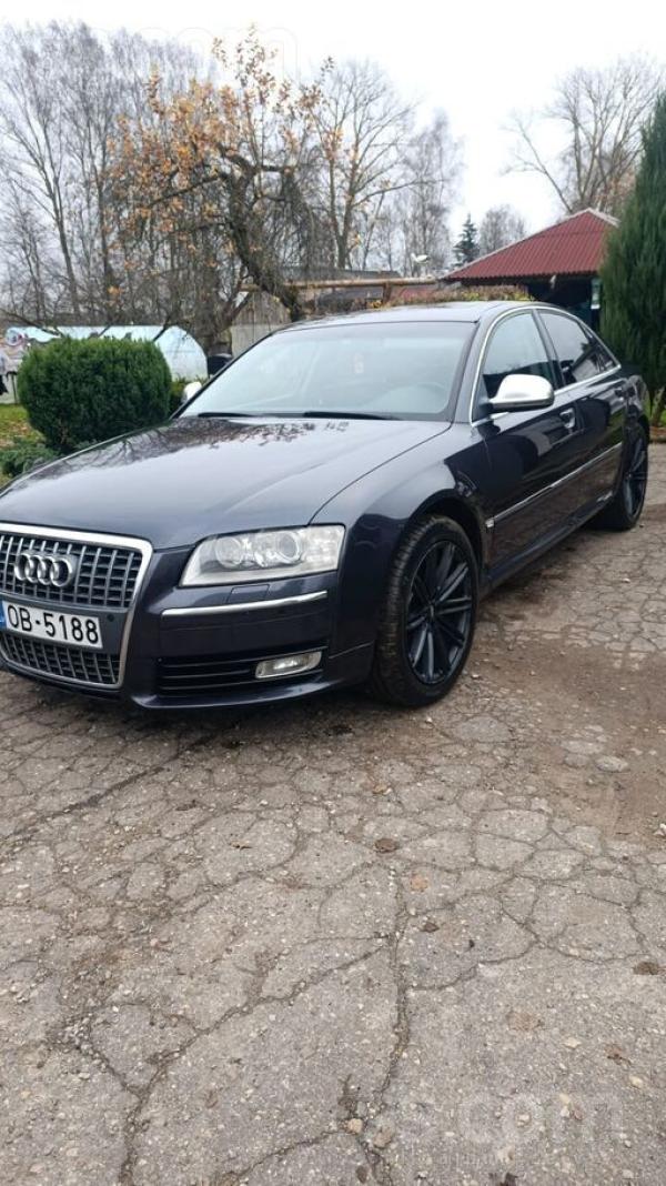 Grey Audi A8 2004 in Bauska, with an engine capacity of 3.00 L and mileage of 430 thousand km for 4999 €, photo 1 on AUTOMOTO.COM.LV