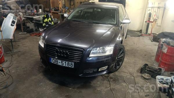 Grey Audi A8 2004 in Bauska, with an engine capacity of 3.00 L and mileage of 430 thousand km for 4999 €, photo 4 on AUTOMOTO.COM.LV