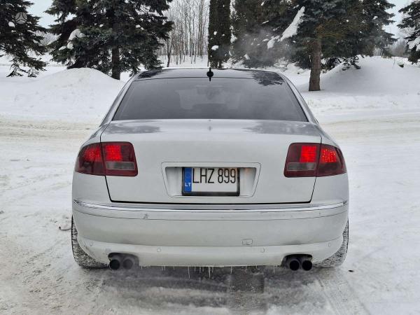 Grey Audi A8 2004 in Plunge, with an engine capacity of 3.00 L and mileage of 422 thousand km for 2750 €, photo 4 on AUTOMOTO.COM.LV