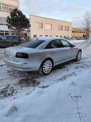 Pelēks Audi A8 2004 Tallina, ar dzinēja tilpumu 3.90 L un nobraukumu 470 tūkst. km par 4799 €, foto 4 vietnē AUTOMOTO.COM.LV