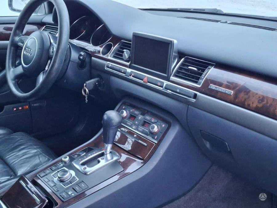 Pelēks Audi A8 2004 Plungė, ar dzinēja tilpumu 3.00 L un nobraukumu 422 tūkst. km par 3250 €, foto 21 vietnē AUTOMOTO.COM.LV
