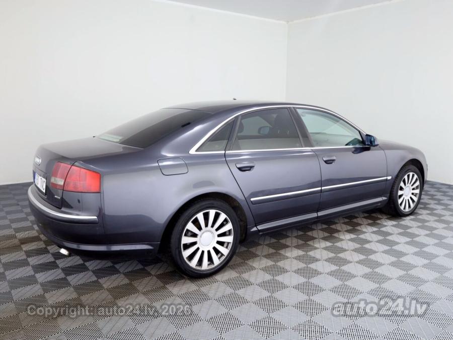 Pelēks Audi A8 2004 Tallina, ar dzinēja tilpumu 3.00 L un nobraukumu 292 tūkst. km par 2799 €, foto 3 vietnē AUTOMOTO.COM.LV