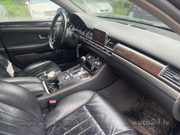 Серый Ауди А8 2004 в Таллин, объемом двигателя 3.90 л и пробегом 490 тыс. км за 1999 €, фото 5 на AUTOMOTO.COM.LV