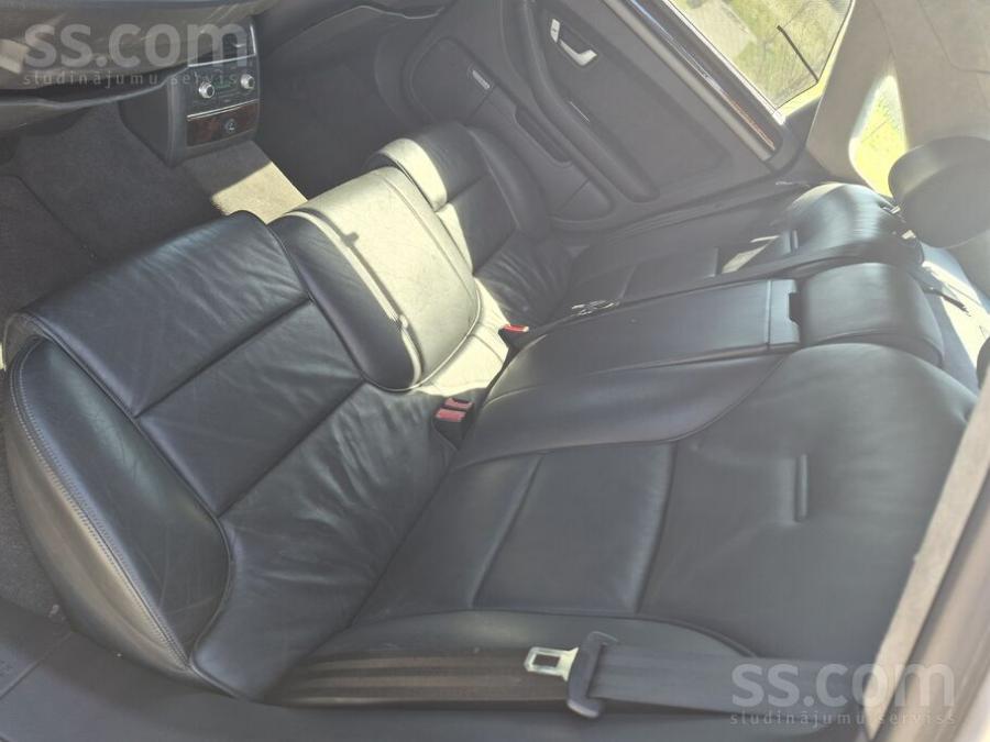 Grey Audi A8 2004 in Jelgava, with an engine capacity of 4.20 L and mileage of 250 thousand km for 3700 €, photo 7 on AUTOMOTO.COM.LV