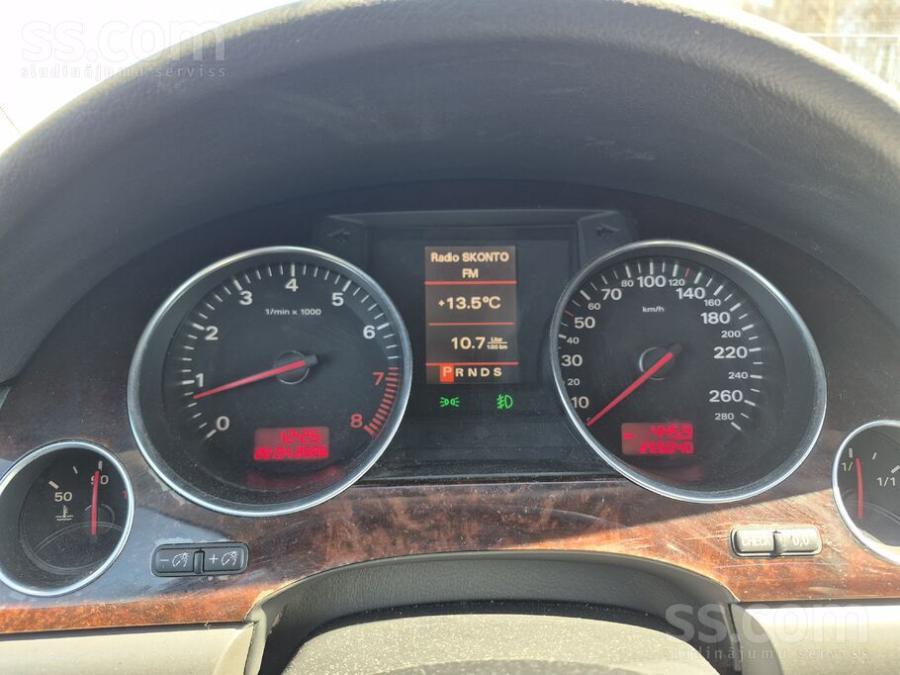 Grey Audi A8 2004 in Jelgava, with an engine capacity of 4.20 L and mileage of 250 thousand km for 3700 €, photo 10 on AUTOMOTO.COM.LV