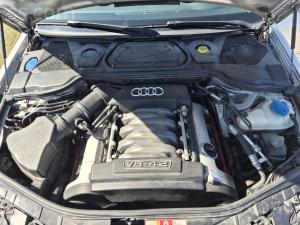 Grey Audi A8 2004 in Jelgava, with an engine capacity of 4.20 L and mileage of 250 thousand km for 3700 €, photo 11 on AUTOMOTO.COM.LV