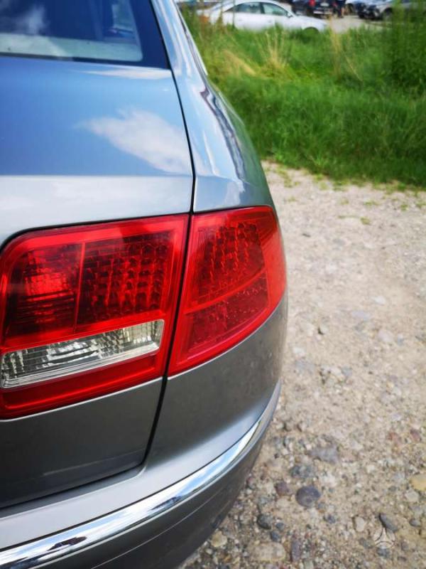 Grey Audi A8 2004 in Vilnius, with an engine capacity of 2.97 L and mileage of 417 thousand km for 2900 €, photo 5 on AUTOMOTO.COM.LV