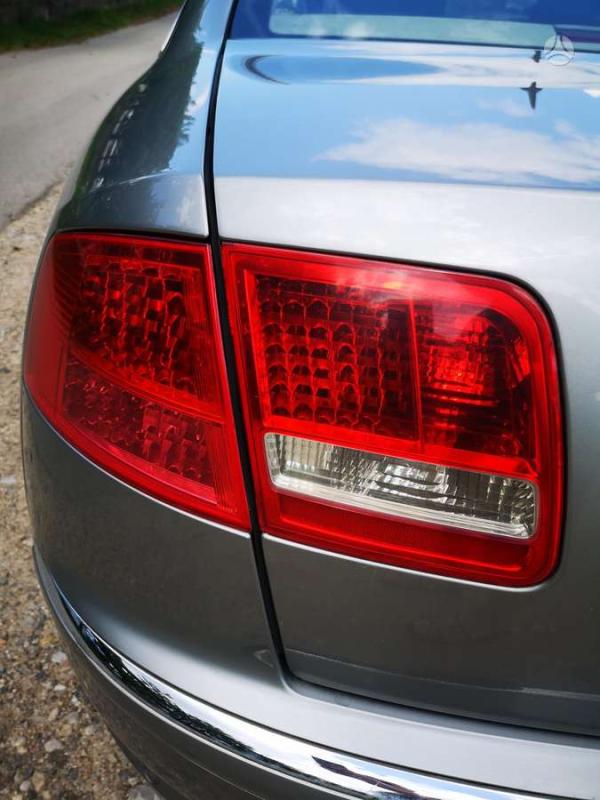 Grey Audi A8 2004 in Vilnius, with an engine capacity of 2.97 L and mileage of 417 thousand km for 2900 €, photo 6 on AUTOMOTO.COM.LV