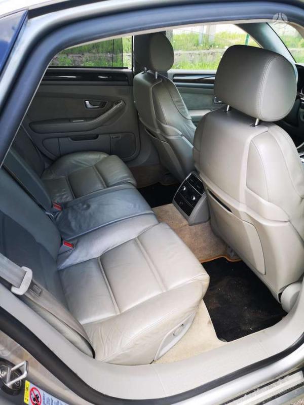 Grey Audi A8 2004 in Vilnius, with an engine capacity of 2.97 L and mileage of 417 thousand km for 2900 €, photo 7 on AUTOMOTO.COM.LV