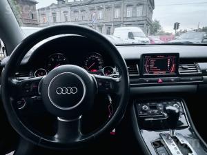 Pelēks Audi A8 2004 Rīga, ar dzinēja tilpumu 3.00 L un nobraukumu 439 tūkst. km par 2950 €, foto 11 vietnē AUTOMOTO.COM.LV