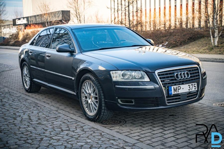 Grey Audi A8 2005 in Riga, with an engine capacity of 4.20 L and mileage of 411 thousand km for 3590 €, photo 3 on AUTOMOTO.COM.LV