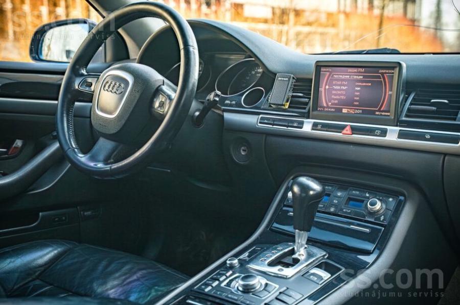 Grey Audi A8 2005 in Riga, with an engine capacity of 4.20 L and mileage of 0 thousand km for 2590 €, photo 8 on AUTOMOTO.COM.LV