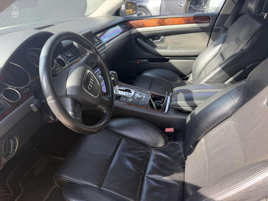 Grey Audi A8 2005 in Kaunas, with an engine capacity of 2.97 L and mileage of 400 thousand km for 2500 €, photo 8 on AUTOMOTO.COM.LV