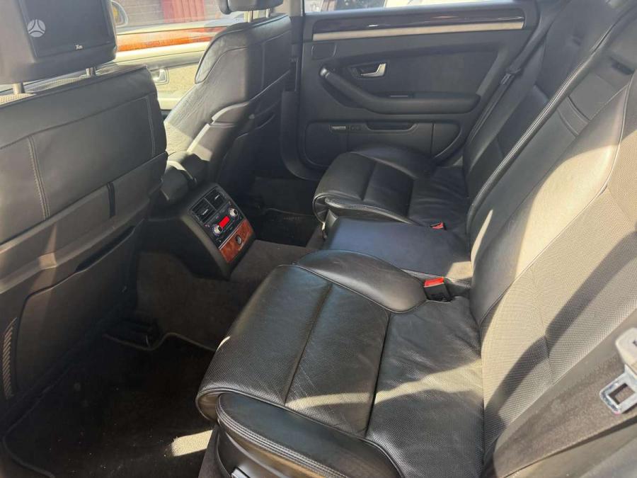 Grey Audi A8 2005 in Kaunas, with an engine capacity of 2.97 L and mileage of 400 thousand km for 2500 €, photo 9 on AUTOMOTO.COM.LV