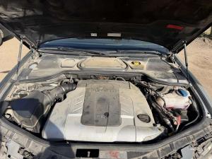 Grey Audi A8 2005 in Kaunas, with an engine capacity of 2.97 L and mileage of 400 thousand km for 2500 €, photo 12 on AUTOMOTO.COM.LV