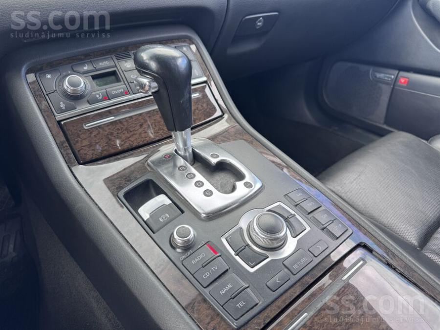 Pelēks Audi A8 2005 Rīga, ar dzinēja tilpumu 4.20 L un nobraukumu 0 tūkst. km par 6450 €, foto 25 vietnē AUTOMOTO.COM.LV