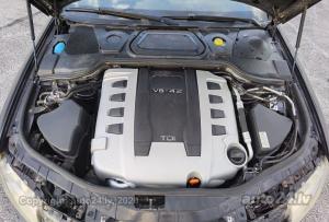 Pelēks Audi A8 2005 Veru, ar dzinēja tilpumu 4.10 L un nobraukumu 444 tūkst. km par 4000 €, foto 11 vietnē AUTOMOTO.COM.LV