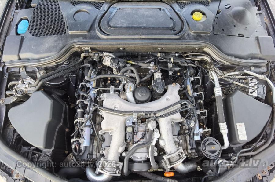 Pelēks Audi A8 2005 Veru, ar dzinēja tilpumu 4.10 L un nobraukumu 444 tūkst. km par 4000 €, foto 12 vietnē AUTOMOTO.COM.LV