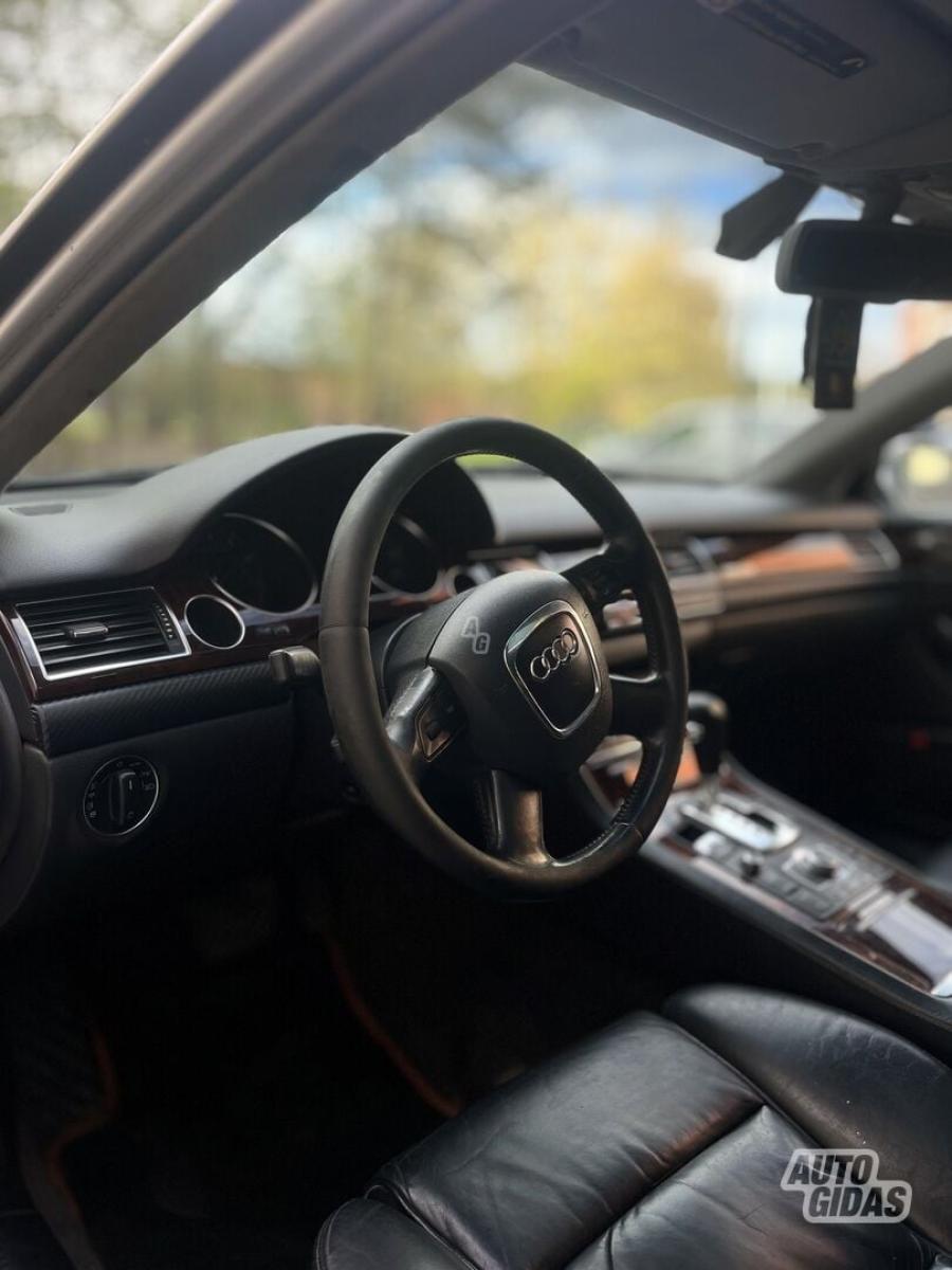 Pelēks Audi A8 2006 Viļņa, ar dzinēja tilpumu 4.20 L un nobraukumu 341 tūkst. km par 3250 €, foto 14 vietnē AUTOMOTO.COM.LV