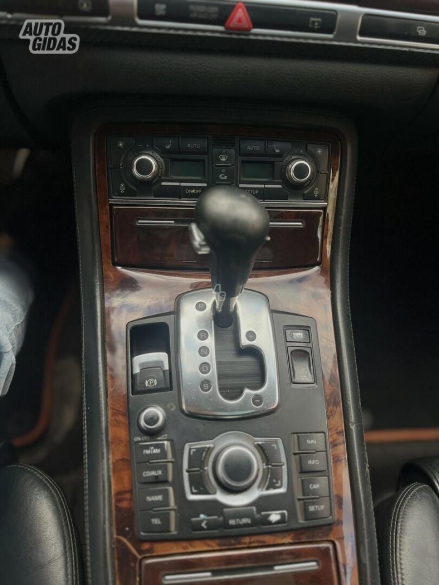 Pelēks Audi A8 2006 Viļņa, ar dzinēja tilpumu 4.20 L un nobraukumu 341 tūkst. km par 3250 €, foto 18 vietnē AUTOMOTO.COM.LV