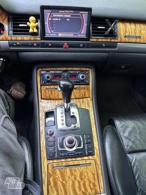 Pelēks Audi A8 2006 Ukmergė, ar dzinēja tilpumu 4.00 L un nobraukumu 268 tūkst. km par 2750 €, foto 13 vietnē AUTOMOTO.COM.LV