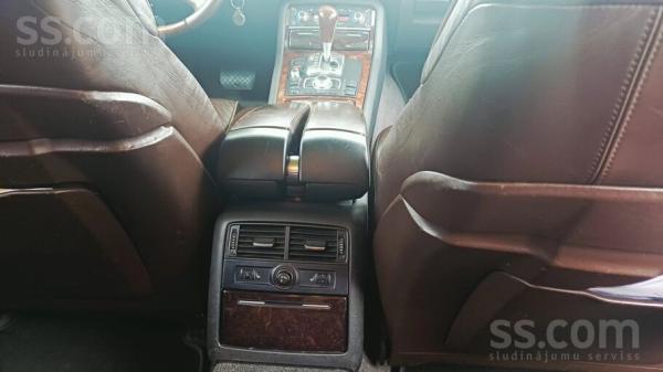 Grey Audi A8 2006 in Ogre, with an engine capacity of 4.20 L and mileage of 439 thousand km for 4500 €, photo 5 on AUTOMOTO.COM.LV
