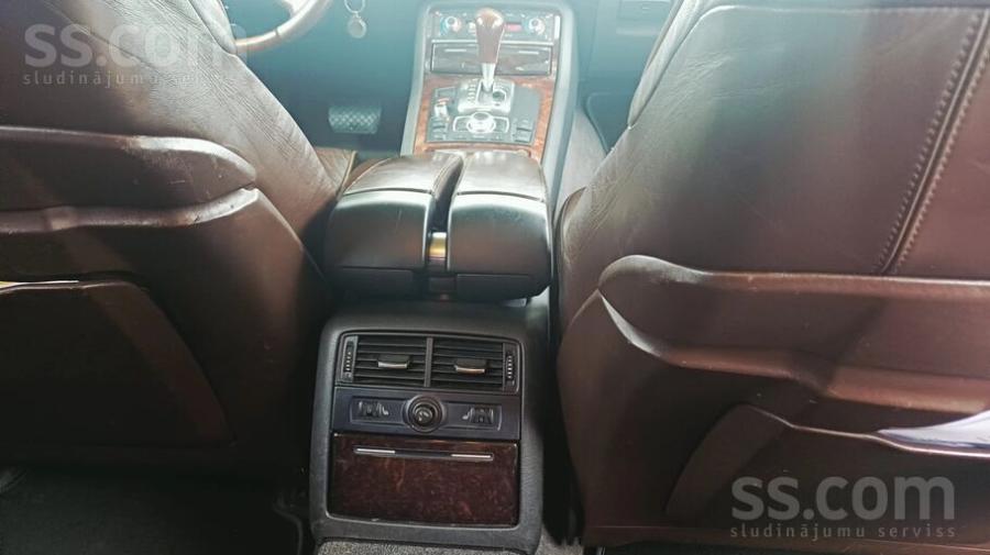 Grey Audi A8 2006 in Ogre, with an engine capacity of 4.20 L and mileage of 439 thousand km for 4500 €, photo 6 on AUTOMOTO.COM.LV