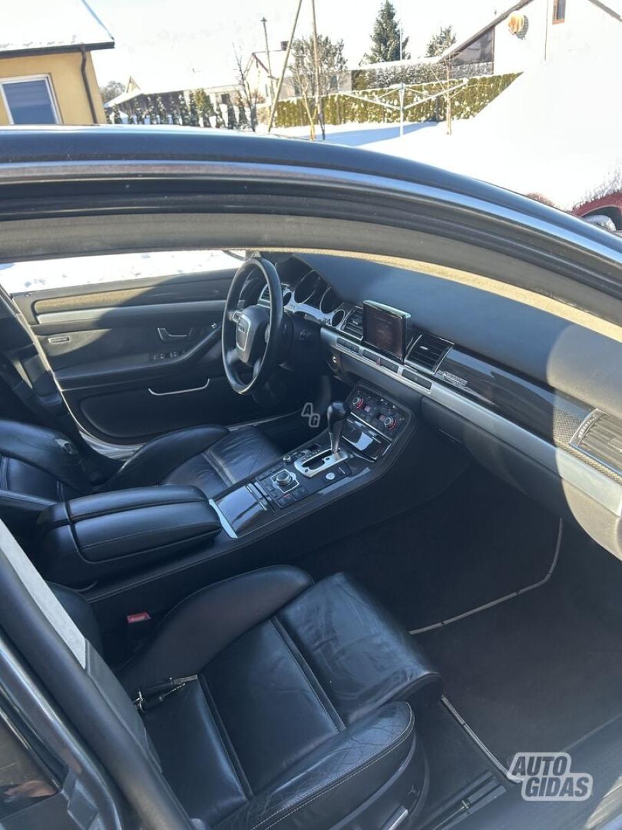 Pelēks Audi A8 2007 Tauragė, ar dzinēja tilpumu 4.20 L un nobraukumu 264 tūkst. km par 6500 €, foto 17 vietnē AUTOMOTO.COM.LV