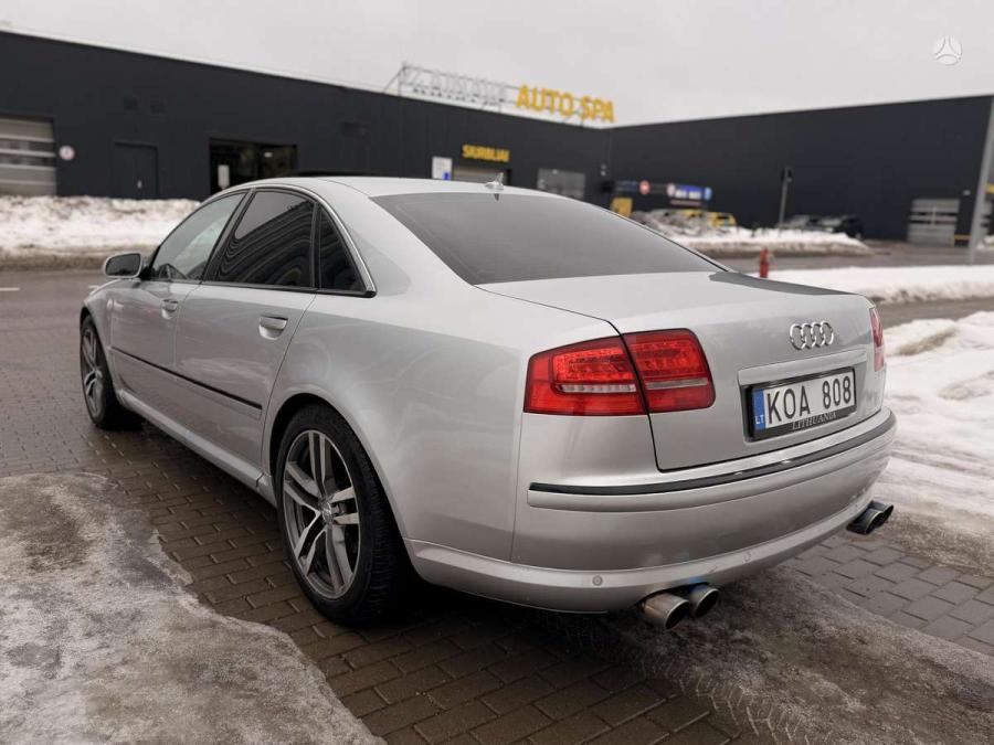 Grey Audi A8 2007 in Vilnius, with an engine capacity of 3.70 L and mileage of 330 thousand km for 3950 €, photo 4 on AUTOMOTO.COM.LV