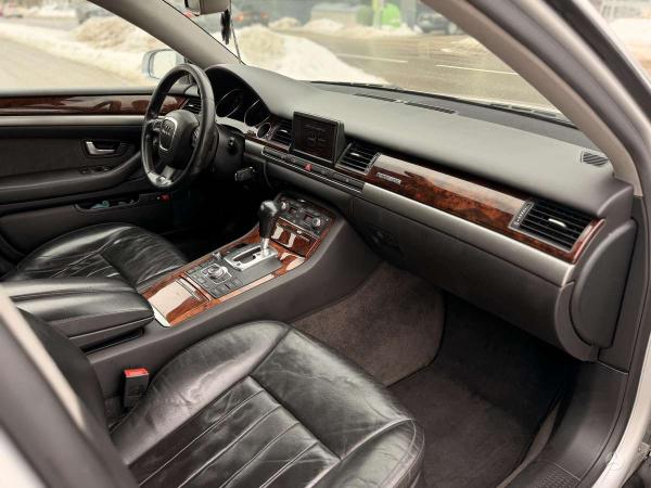 Pelēks Audi A8 2007 Viļņa, ar dzinēja tilpumu 3.70 L un nobraukumu 330 tūkst. km par 3950 €, foto 5 vietnē AUTOMOTO.COM.LV