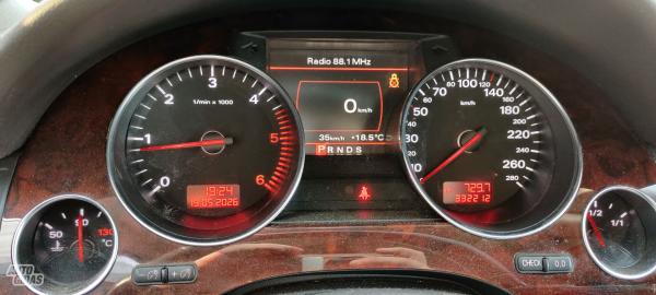 Pelēks Audi A8 2007 Viļņa, ar dzinēja tilpumu 3.00 L un nobraukumu 332 tūkst. km par 4700 €, foto 10 vietnē AUTOMOTO.COM.LV