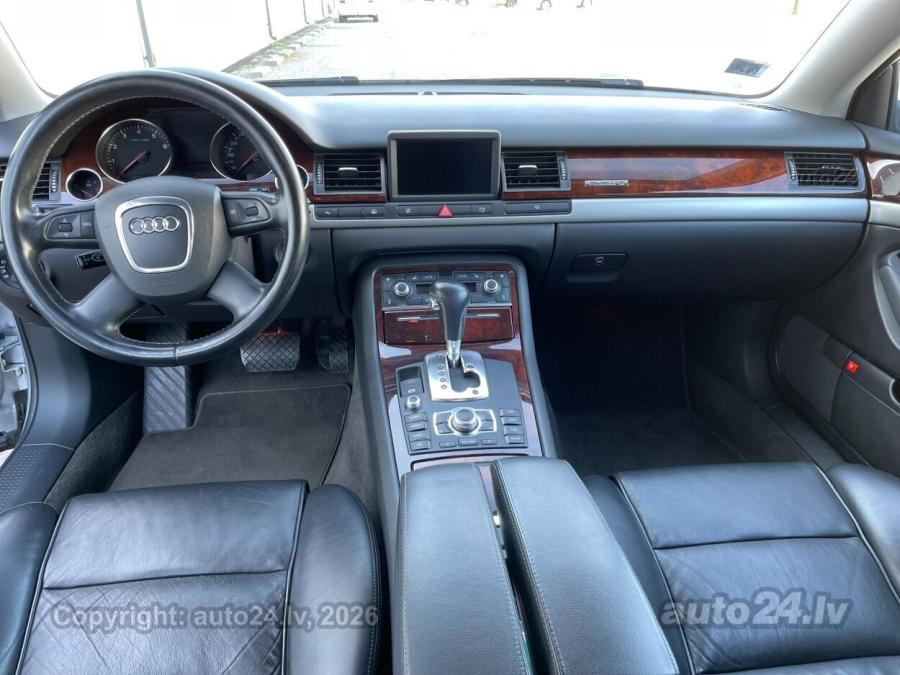 Серый Ауди А8 2007 в Таллин, объемом двигателя 3.10 л и пробегом 210 тыс. км за 6600 €, фото 8 на AUTOMOTO.COM.LV