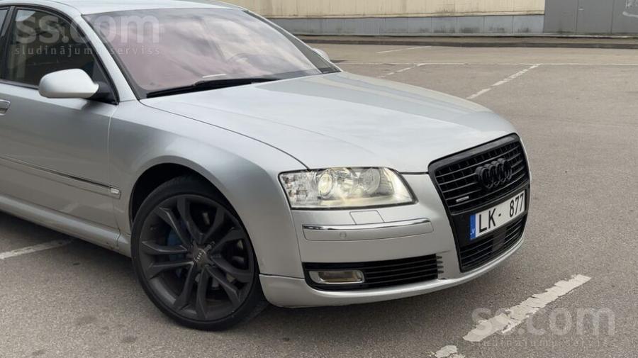 Grey Audi A8 2007 in Riga, with an engine capacity of 4.20 L and mileage of 417 thousand km for 6800 €, photo 6 on AUTOMOTO.COM.LV
