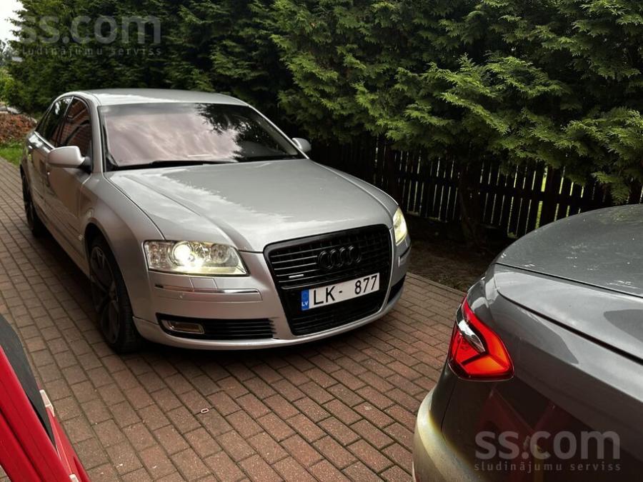 Grey Audi A8 2007 in Riga, with an engine capacity of 4.20 L and mileage of 417 thousand km for 6800 €, photo 13 on AUTOMOTO.COM.LV