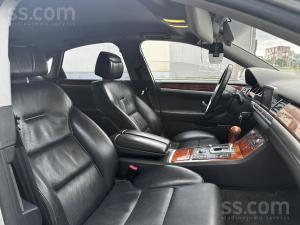 Grey Audi A8 2007 in Riga, with an engine capacity of 4.20 L and mileage of 417 thousand km for 6800 €, photo 16 on AUTOMOTO.COM.LV