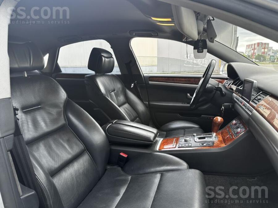 Grey Audi A8 2007 in Riga, with an engine capacity of 4.20 L and mileage of 417 thousand km for 6800 €, photo 16 on AUTOMOTO.COM.LV