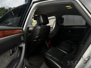 Grey Audi A8 2007 in Riga, with an engine capacity of 4.20 L and mileage of 417 thousand km for 6800 €, photo 17 on AUTOMOTO.COM.LV