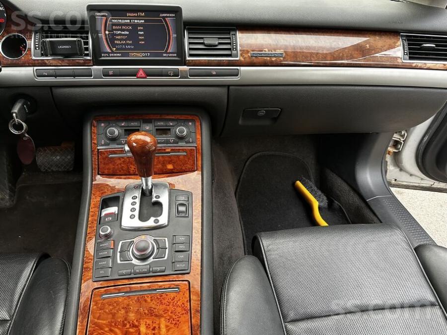 Grey Audi A8 2007 in Riga, with an engine capacity of 4.20 L and mileage of 417 thousand km for 6800 €, photo 19 on AUTOMOTO.COM.LV