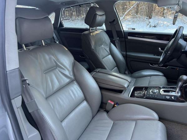 Grey Audi A8 2008 in Vilnius, with an engine capacity of 4.20 L and mileage of 249 thousand km for 5690 €, photo 9 on AUTOMOTO.COM.LV